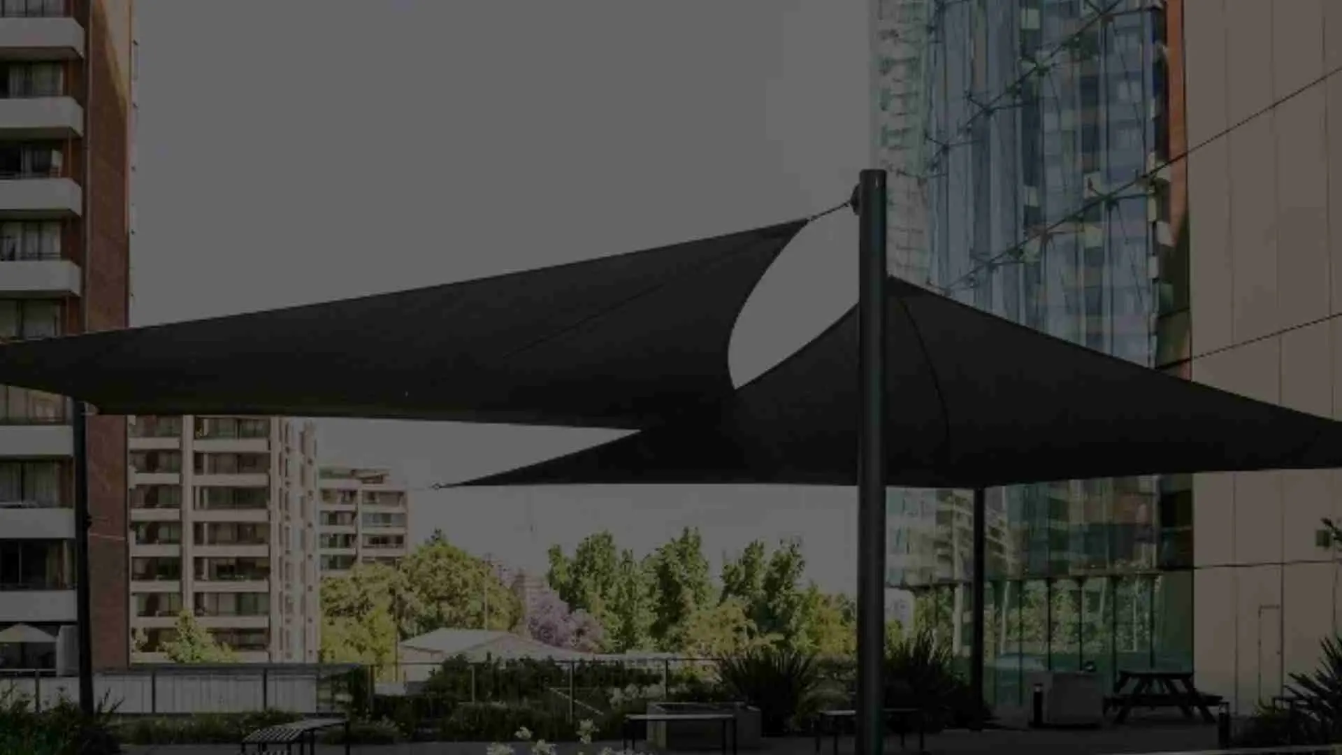 Toldos triangulares: Qué son y cuáles son sus ventajas